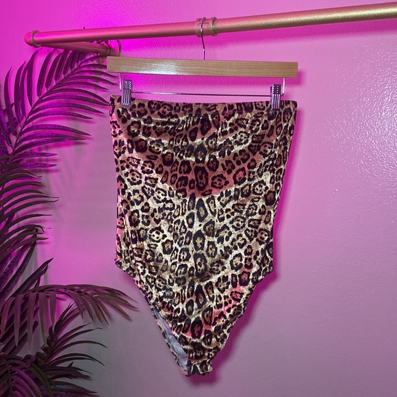 Princess Polly | Tops | Princess Polly Cheetah Print Strapless Shirt ...